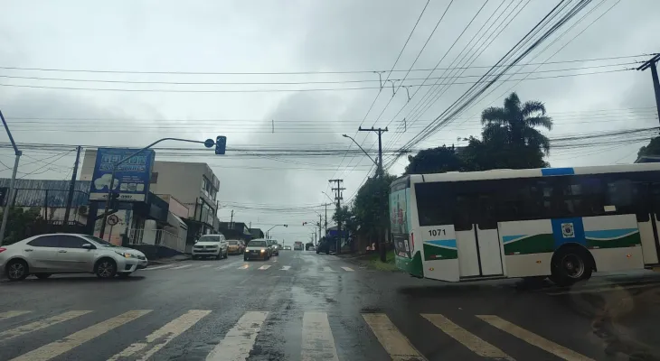 Chuva e ventos fortes devem marcar a segunda-feira (17) em Cascavel